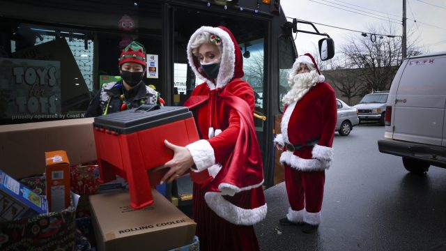 TransLink donates over 2,500 toys just in time for the holidays - The ...